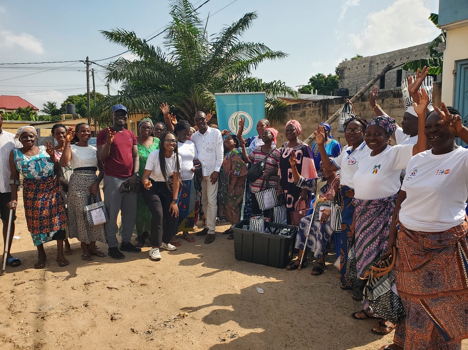 Togo : L'ONG ANAVIE et la Fondation Perla Bah offrent kits alimentaires ...